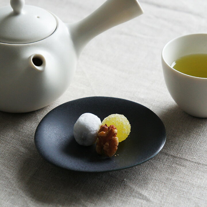 SALIU YUI 結 小皿 おしゃれ 北欧 和食器 豆皿 和菓子 白 醤油皿 かわいい 美濃焼 皿 菓子皿 マット 可愛い 食器 LOLO 日本製 サリュウ お茶菓子 来客用 大人女性の