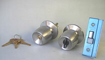 【楽天市場】鍵の鉄人カテゴリ一覧(1) > ドアノブの交換 > SHOWA IX-110 IX-107 IX-115 SM04 IS-152 円筒状 特殊錠_15：鍵の鉄人