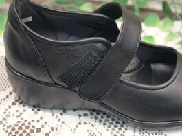 【楽天市場】【FIZZ REEN】 フィズリーン 4Eコンフォートストラップパンプス 8146【ブラック（スムース）】：RIV靴店